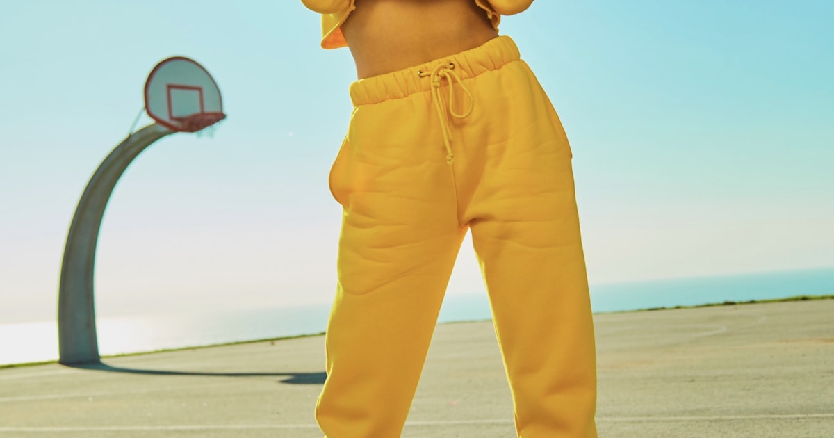 Capsule Wardrobe for Apple Body Shape | DiscoverFashions