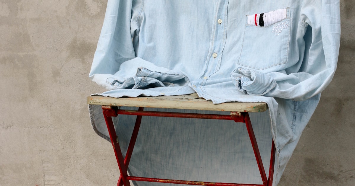 How to Build a Capsule Wardrobe (2026) | DiscoverFashions