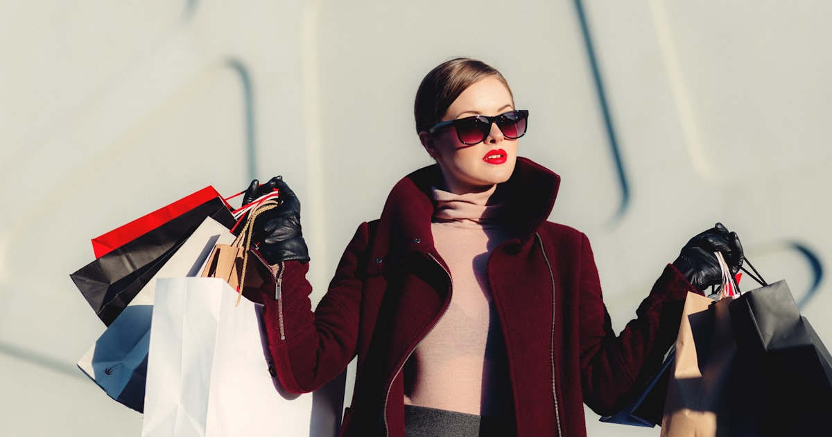 Trendy Capsule Wardrobe 2026 - DiscoverFashions